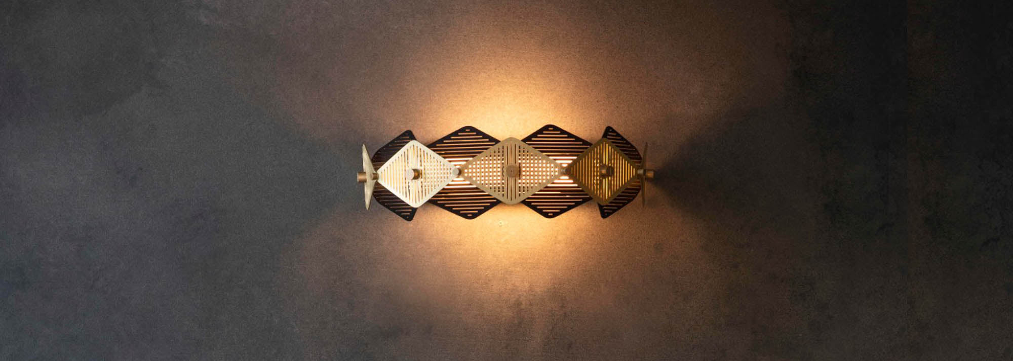 Your Guide to Interior Wall Lights for Your Hallway | Lighterior